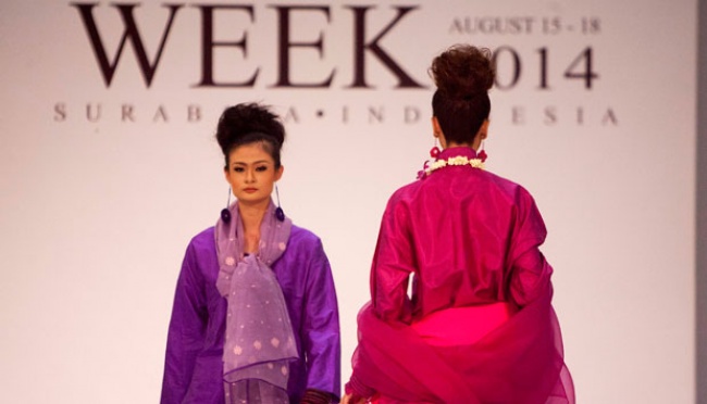 Rancangan Bibi Russell jadi Penutup Asian Fashion Week 2014 | tempo.co