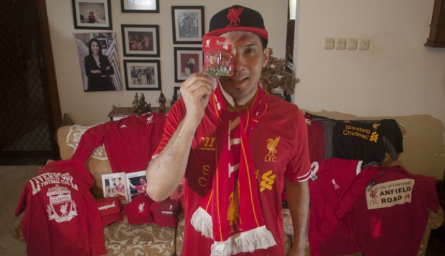 Kisah Caesar Gunawan Dan Rumput Anfield | tempo.co