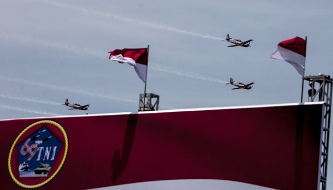 Defile Alutsista Terbesar dalam Sejarah TNI | tempo.co
