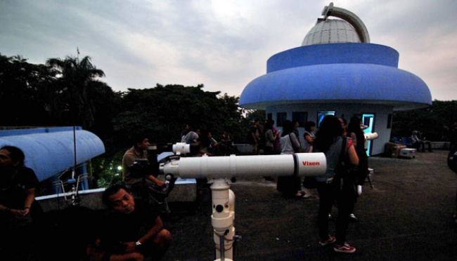 Memburu `Bulan Merah Darah` di Planetarium TIM | tempo.co
