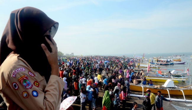 Patorani, Ritual Nelayan Sebelum Mencari Telur Ikan Terbang | tempo.co