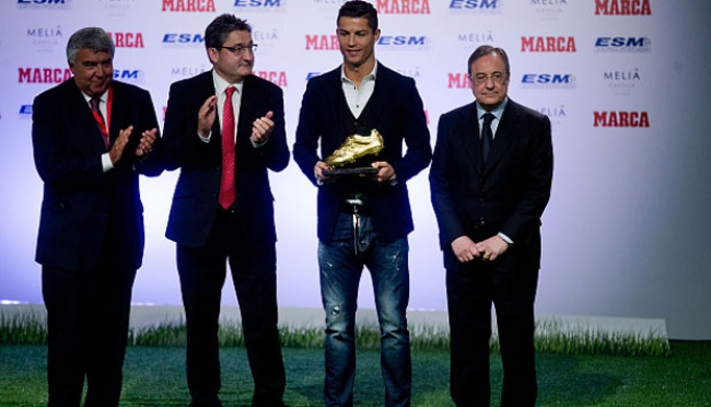 Ronaldo Raih Penghargaan Sepatu Emas 2014 | tempo.co