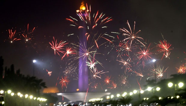 New Year Celebrations Leave 50 Tons Garbage in Jakarta - En.tempo.co