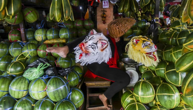 Ritus Tari Rai Gedheg, Tari Khas Surabaya di Tengah Pasar | tempo.co