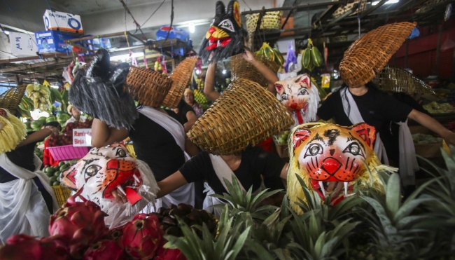 Ritus Tari Rai Gedheg, Tari Khas Surabaya di Tengah Pasar | tempo.co