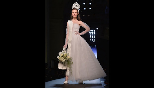 Kreasi Gaun Unik Jean Paul Gaultier di Paris Fashion Week | tempo.co