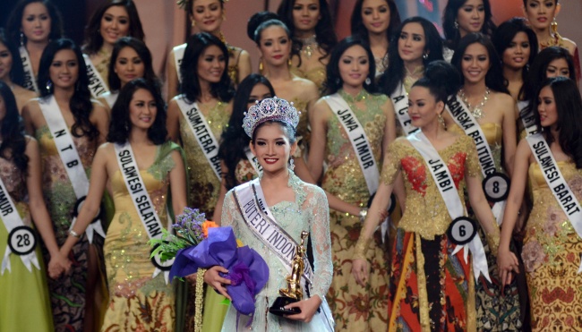 Putri Jawa Tengah Dinobatkan Sebagai Putri Indonesia 2015 | tempo.co