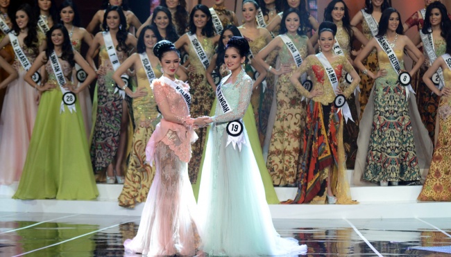 Putri Jawa Tengah Dinobatkan Sebagai Putri Indonesia 2015 | tempo.co