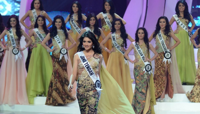 Putri Jawa Tengah Dinobatkan Sebagai Putri Indonesia 2015 | tempo.co