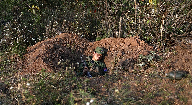 Pemberontak Myanmar Bersiap Hadapi Pertempuran | tempo.co