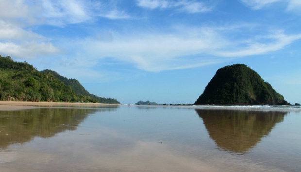 Charming Beaches in the East End of Java - En.tempo.co