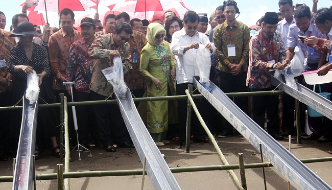 JK Lepas Nelayan dan Rajungan dalam Ritual Patorangi | tempo.co