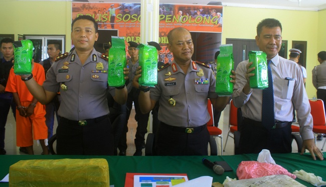 Penyelundupan 30 Kg Sabu dari Malaysia Berhasil Digagalkan | tempo.co
