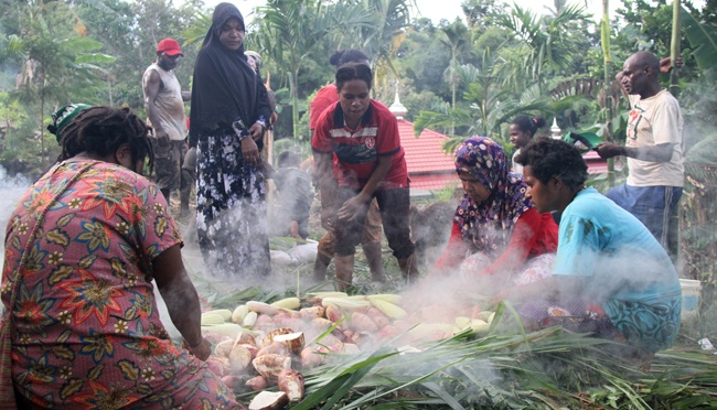 Melihat Tradisi Muslim Papua Jelang Datangnya Ramadan | tempo.co