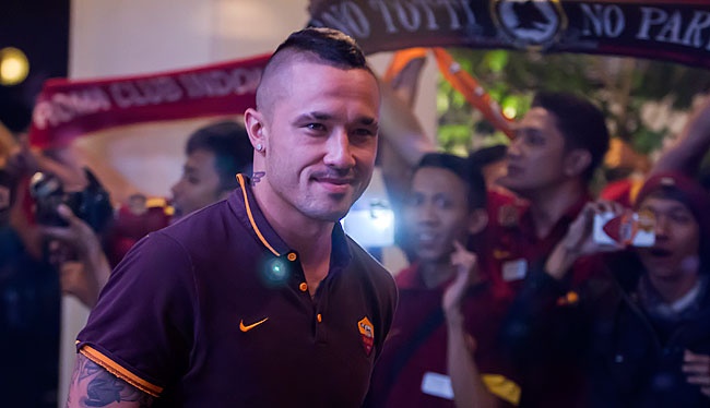 Pemain AS Roma Tiba di Jakarta | tempo.co