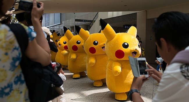 Melihat Uniknya Pawai Ribuan Kartun Pikachu | tempo.co