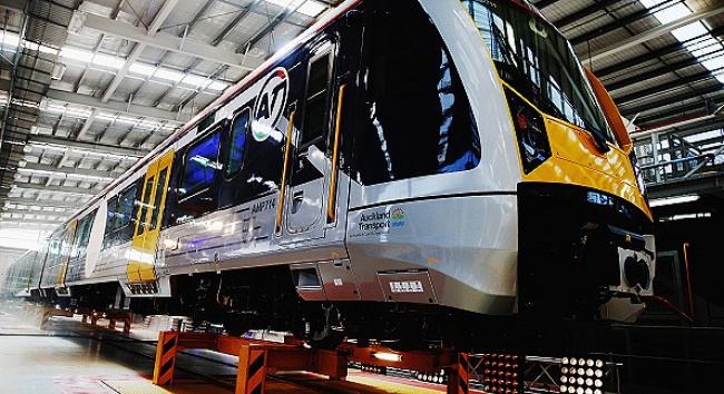 Jalur Trem Surabaya Mulai Dibangun Tahun Ini | tempo.co