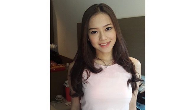 Rere Regina, Penyanyi Dangdut Cantik dan Seksi | tempo.co