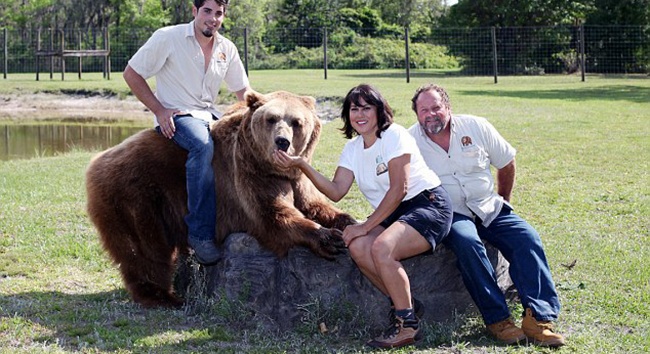 Mengenal Mark Dumas, Sang Penakluk Beruang Kutub | tempo.co