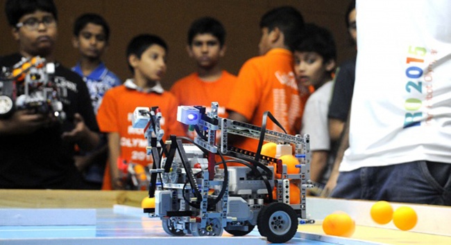 Melihat Canggihnya Robot di Ajang Kompetisi Robot Olympiad | tempo.co
