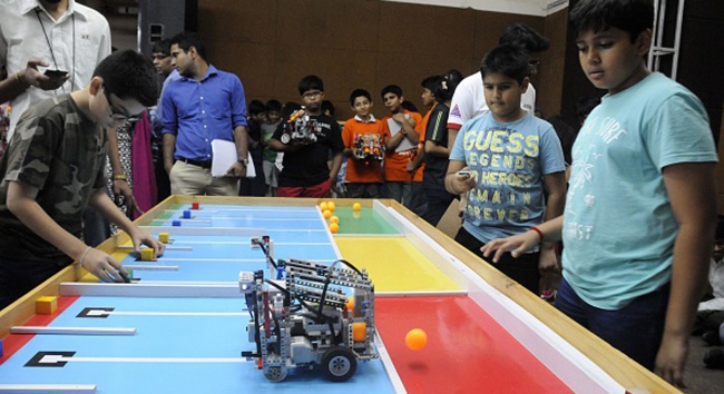 Melihat Canggihnya Robot di Ajang Kompetisi Robot Olympiad | tempo.co