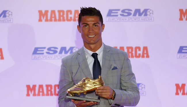 Ronaldo Raih Sepatu Emas Keempatnya | tempo.co