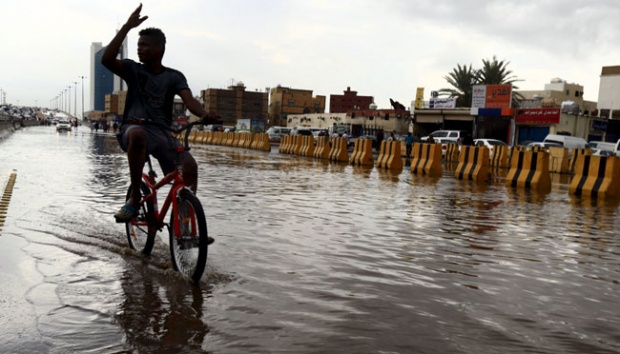 Two Dead in Floods and Storm at Jeddah - foto En.tempo.co