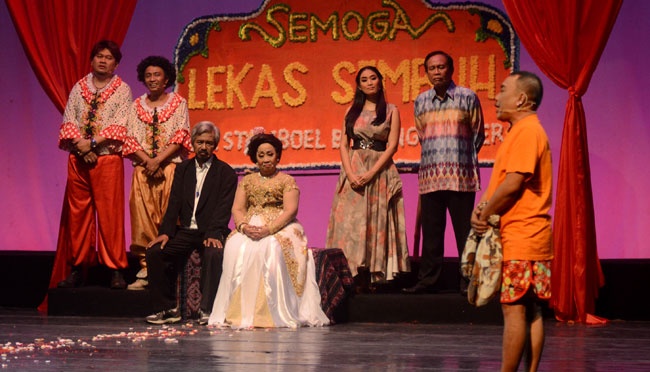 Nyonya Nomer Satu, Kisah Persaingan Primadona dengan Gaya Komedi | tempo.co