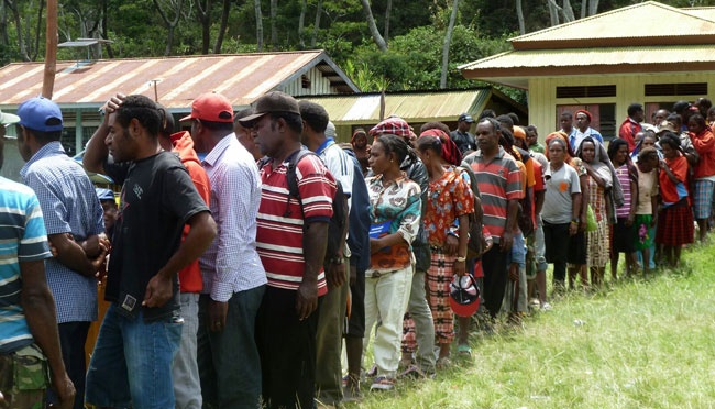 Bartol-Ronny Gagal Nyalon, Warga Segel Kantor DPRD Jayawijaya | tempo.co