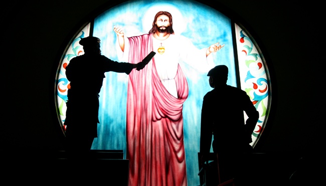 Jelang Natal, Sejumlah Gereja di Berbagai Daerah Disterilisasi | tempo.co