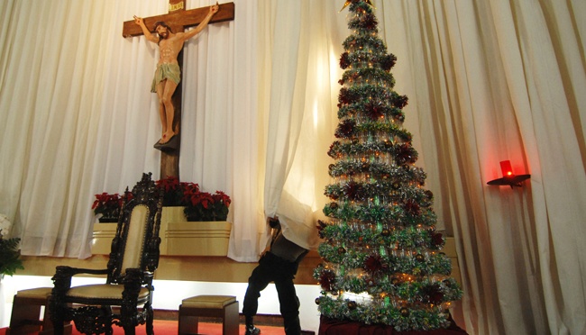 Jelang Natal, Sejumlah Gereja di Berbagai Daerah Disterilisasi | tempo.co