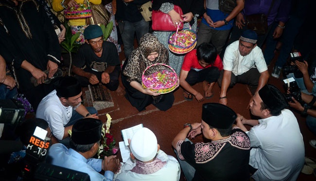 Jenazah Komedian Budi Anduk Dimakamkan di Bekasi | tempo.co