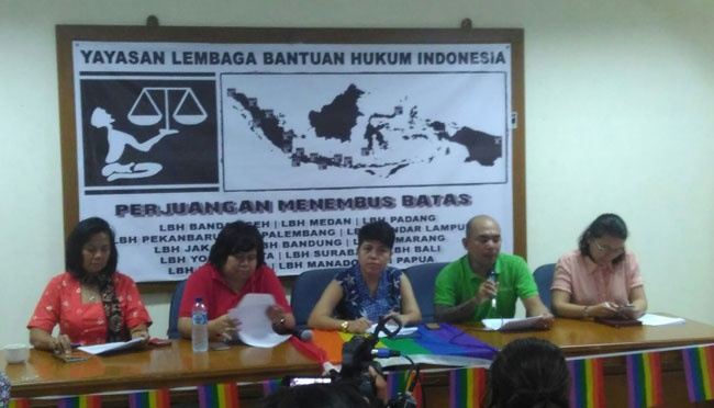 Hartoyo Aktivis LGBT: Boro-boro Nikah, Hidup Aman Saja Susah | tempo.co