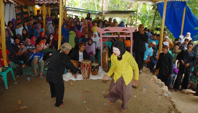Angklung Badud, Kesenian Khas Pangandaran yang Hampir Punah | tempo.co