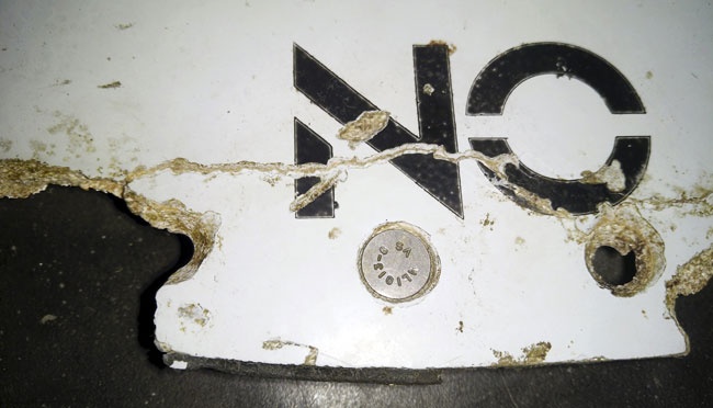 Begini Bentuk Puing Diduga MH370 di Mozambik | tempo.co