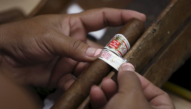 Menengok Proses Pembuatan Cerutu di Kuba | tempo.co