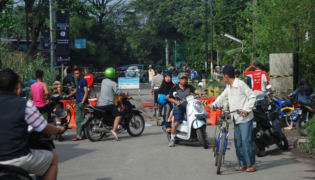 Tergerus Banjir, Jembatan Sungai Cikapundung Dikhawatirkan Roboh | tempo.co