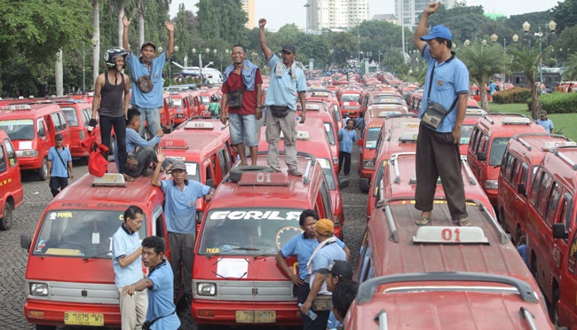 Integrasi Angkot-Transjakarta Dinilai Untungkan Masyarakat | tempo.co