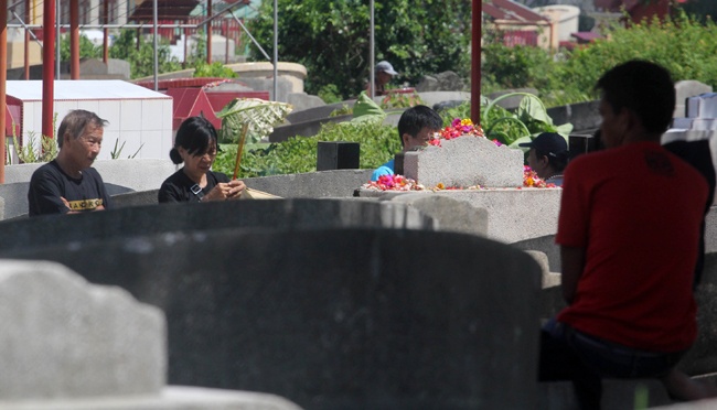 Ceng Beng, Tradisi Ziarah Makam Bagi Warga Tionghoa | tempo.co