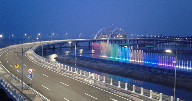 Ikon Baru Surabaya, Kenjeran Dilengkapi Air Mancur Menari | tempo.co