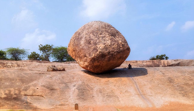 Vaan Irai Kal, Batu Raksasa yang Lawan Hukum Gravitasi | tempo.co