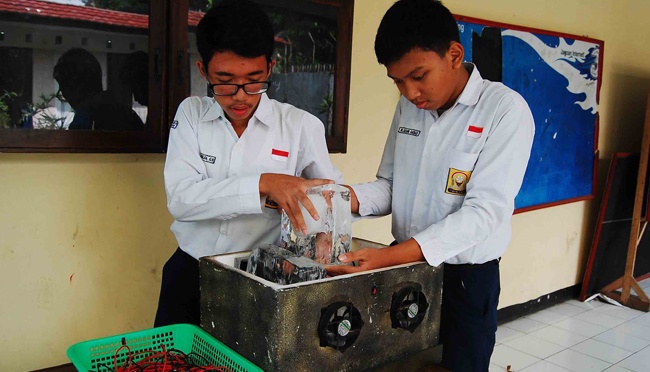 Siswa SMP 5 Mampu Ciptakan AC dari Limbah Elektronik | tempo.co
