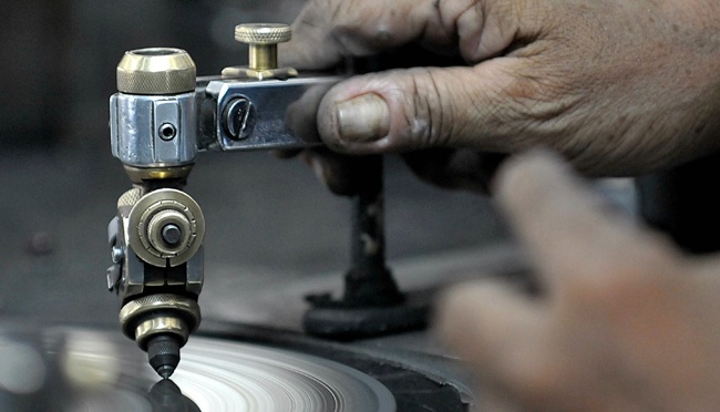 Intip Proses Pembuatan Intan di Kota Berpenghasil Intan Terbesar | tempo.co