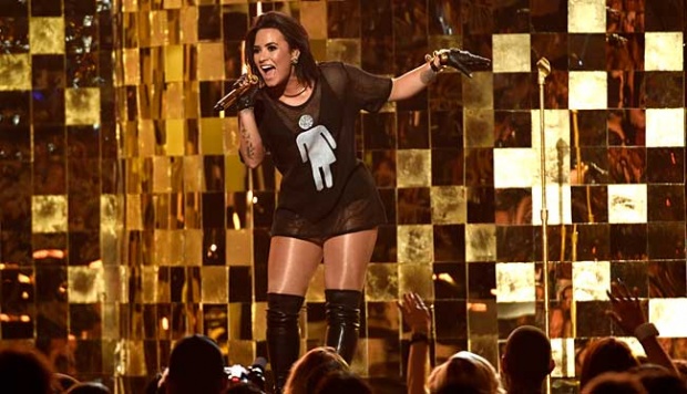 Penampilan Demi Lovato di Panggung Billboard Music Awards - foto Tempo.co