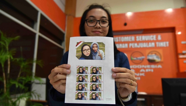 Prangko Prisma, Prangko yang Gambarnya Bisa Didesain Sendiri | tempo.co