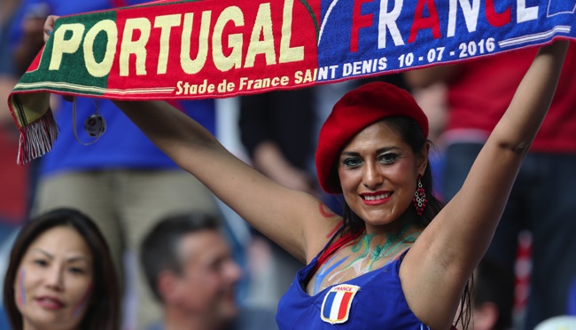 Suporter Cantik Timnas Portugal dan Perancis di Final Piala Eropa ...