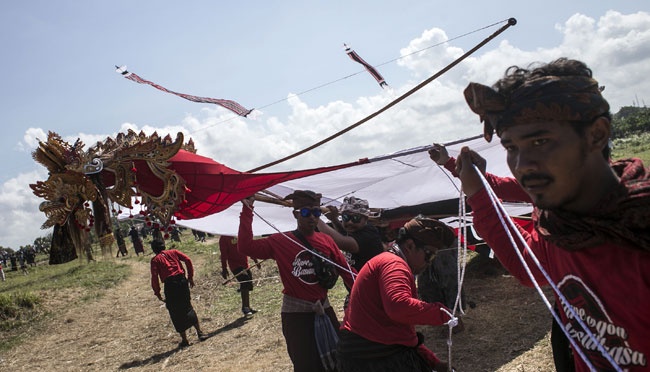 Warna-warni Layangan Tradisional Bali dalam Festival | tempo.co