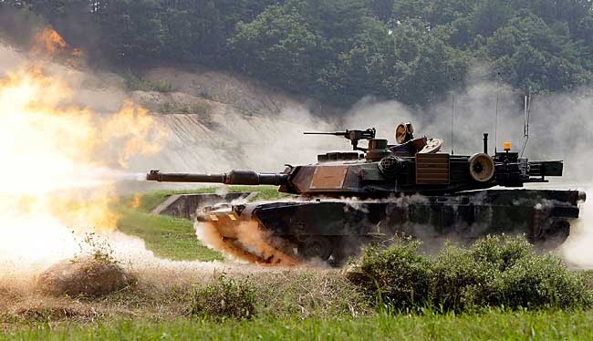 Zelensky Umumkan Tank Abrams Buatan AS Tiba di Ukraina | tempo.co