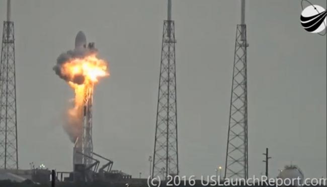 Dahsyatnya Ledakan Roket Pembawa Satelit Komunikasi Israel | tempo.co