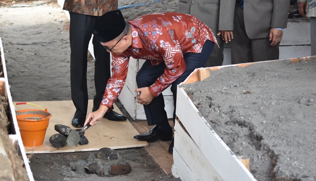 Peresmian Menara Baru Masjid Jami Gontor oleh Jokowi | tempo.co